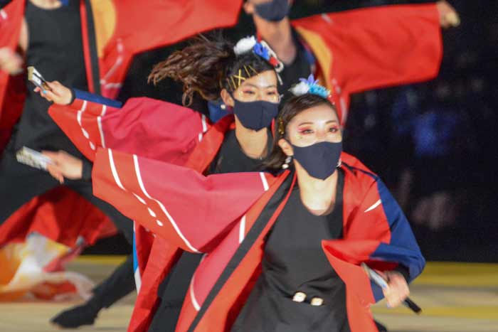 YOSAKOI8丁目ステージ＝海響（うみなり）