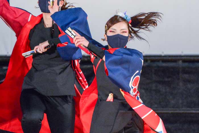 YOSAKOI8丁目ステージ＝海響（うみなり）