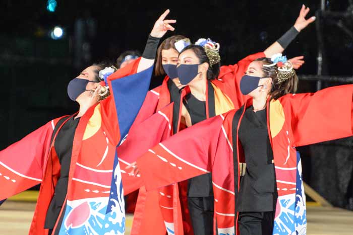 YOSAKOI8丁目ステージ＝海響（うみなり）