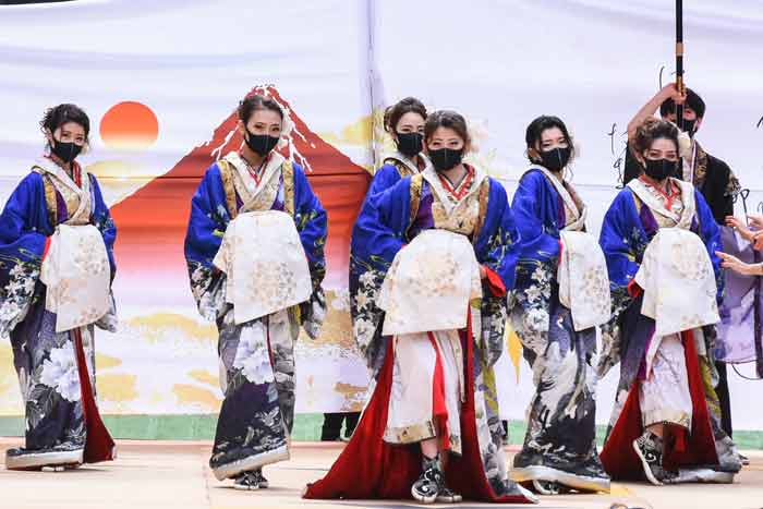 2022年YOSAKOI 大通り8丁目ステージ＝百華夢想