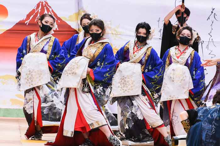 2022年YOSAKOI 大通り8丁目ステージ＝百華夢想