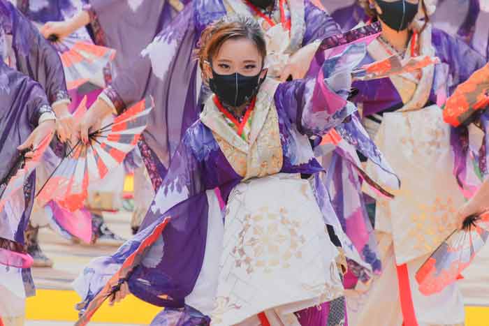 2022年YOSAKOI 大通り8丁目ステージ＝百華夢想