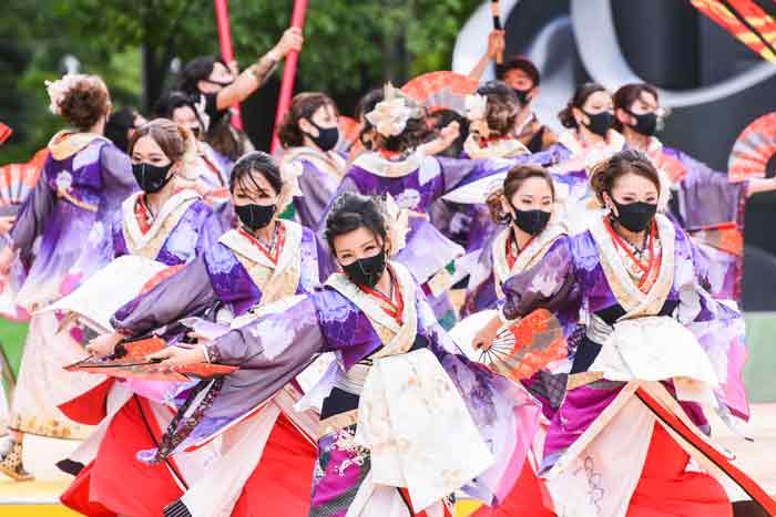 2022年YOSAKOI 大通り8丁目ステージ＝百華夢想