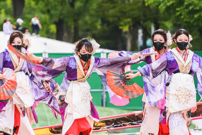 2022年YOSAKOI 大通り8丁目ステージ＝百華夢想