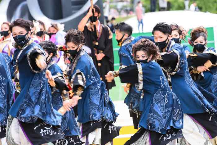 2022年YOSAKOI 大通り8丁目ステージ＝百華夢想