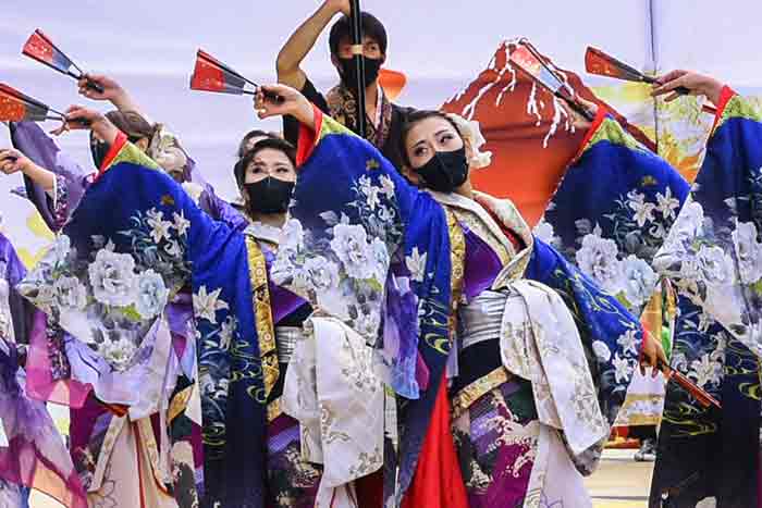 2022年YOSAKOI 大通り8丁目ステージ＝百華夢想