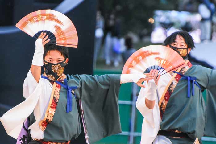 2022年YOSAKOI 大通り8丁目ステージ＝おみが和よさこい会和気靄靄